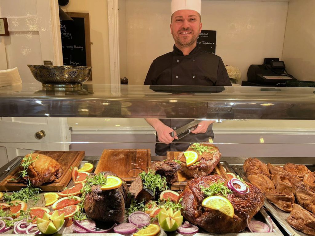 Bars & Restaurant - Coachman Inn